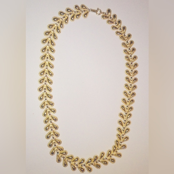 Avon | Jewelry | Vintage Avon Gold Tone Necklace | Poshmark